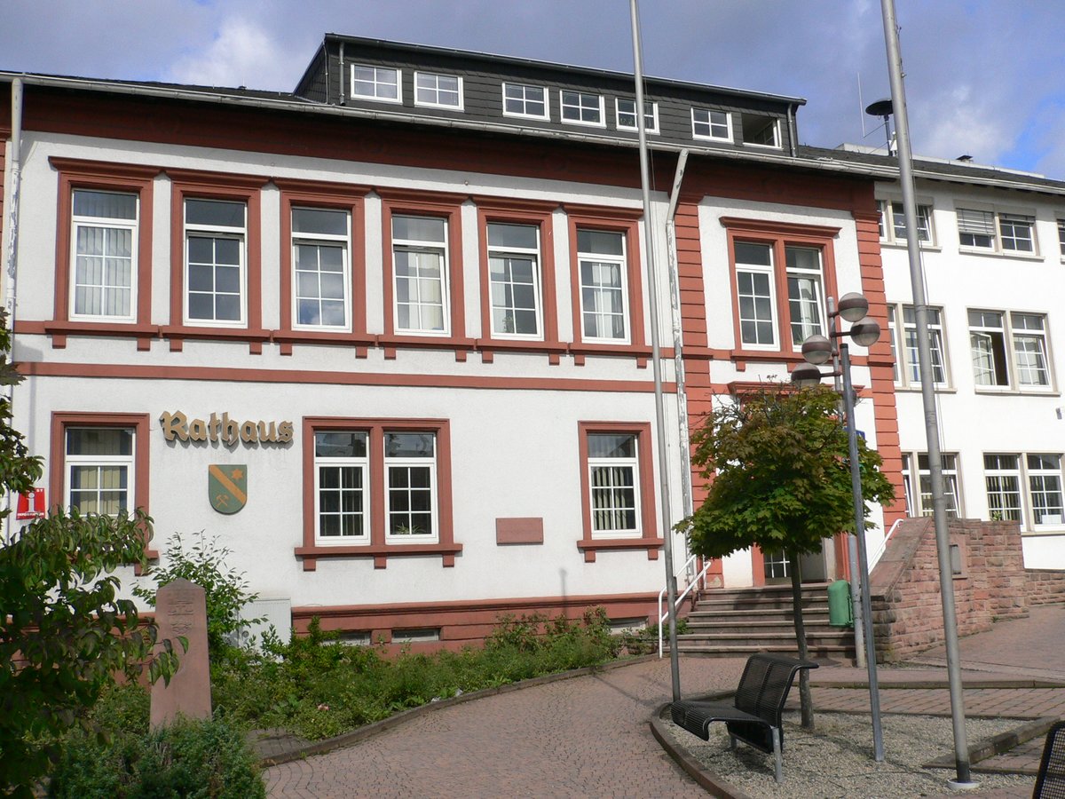 Stadt Bexbach: Zwei neue Ladesäulen der Stadtwerke Bexbach wurden in Betrieb genommen - Ab ...